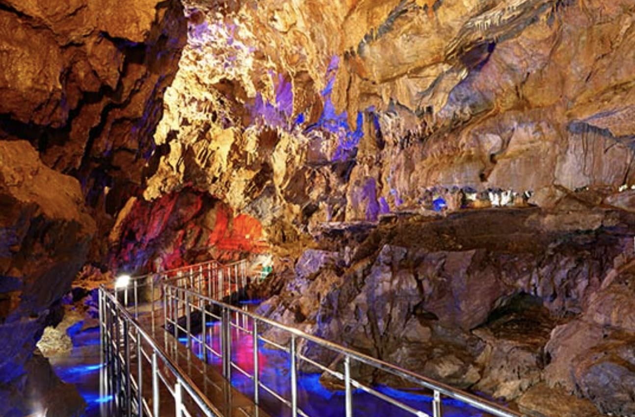 Hida Great Limestone Cave