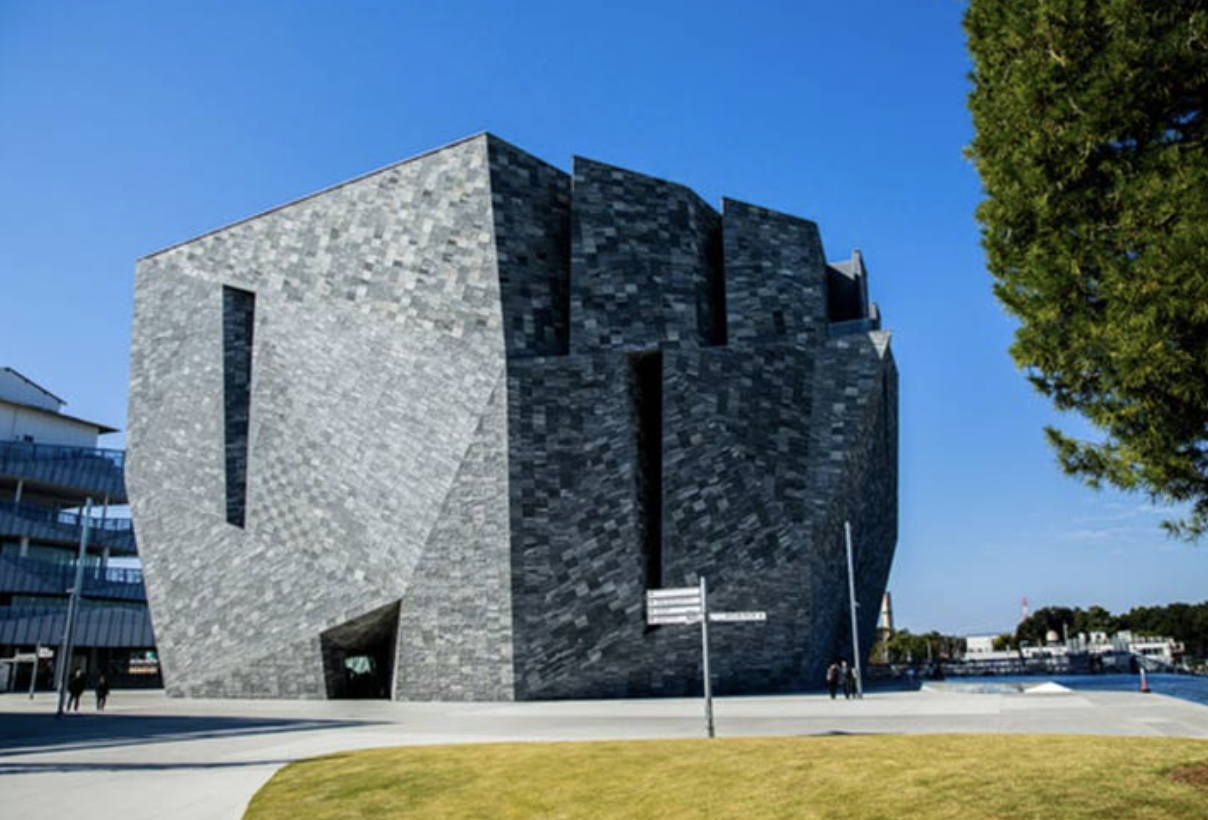 Kadokawa Musashino Museum